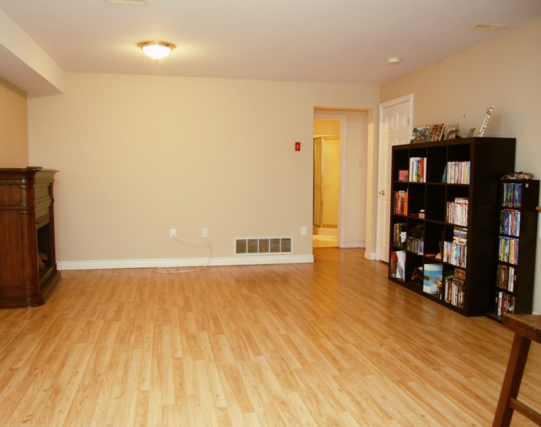 32 Russell Lake Drive, Dartmouth, NS B2W 6J2 - Ansell Property Management